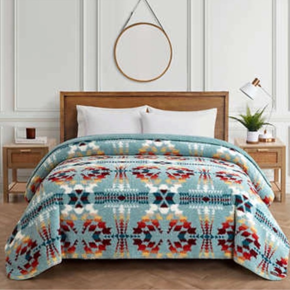 Pendleton | Bedding | Pendleton Legend Lake Aqua Sherpa High Pile Aztec Design Reversible ...